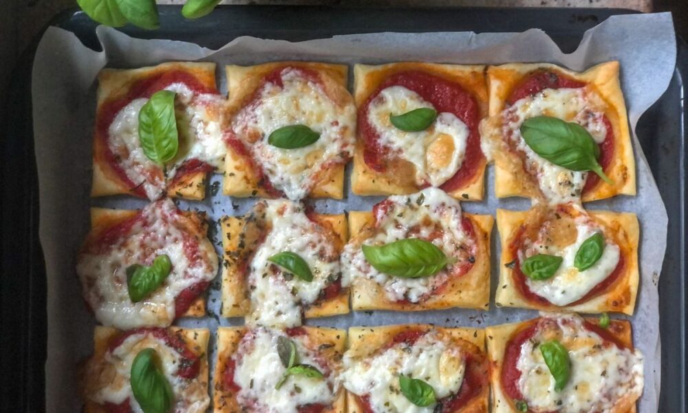 How good are puff pastry pizzas? Here is the very quick recipe with ...
